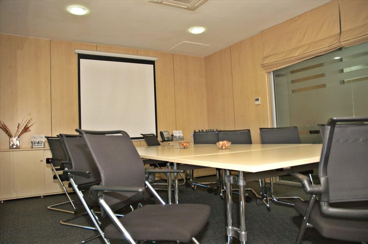 Office Space to Let in Nairobi: Purshottam Place Chiromo Road